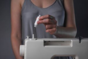 The Complete Beginner's Guide To Sewing: From First Stitch To Finished ...