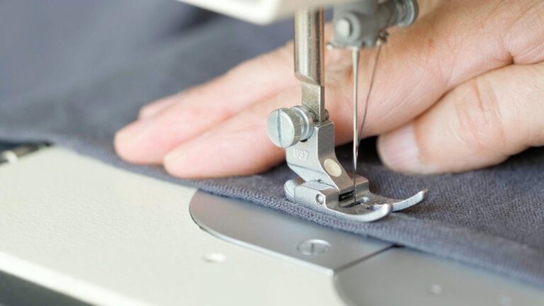 Complete Beginner's Guide To Sewing Machine Presser Feet | Master Every ...
